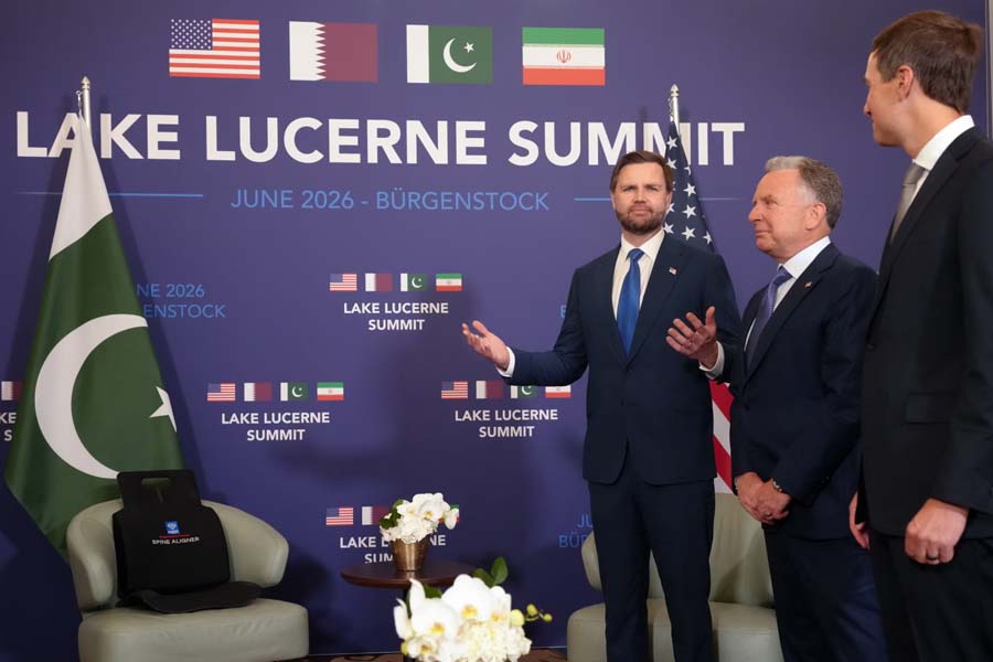 Bürgenstock Showdown: Vance Meets Iran as Hormuz Stays Closed ...